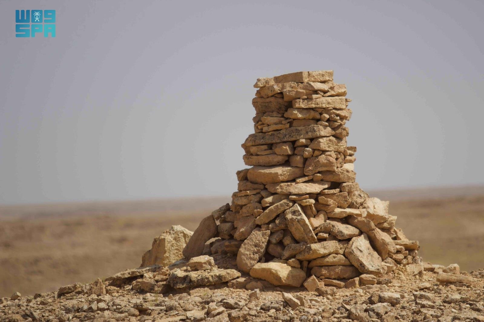 Al-Rajum: Silent guides to the vast desert